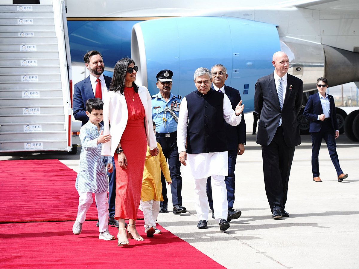 JD Vance’s India visit: Stay at Jaipur's Rambagh Palace, visit to Taj ...