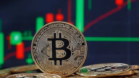 Bernstein predicts 'long and exhausting crypto bull market', sets Bitcoin target at $200,000