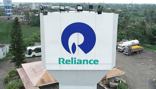 RIL targets 100 GW from renewables by 2030; commits ₹75,000 crore for ...