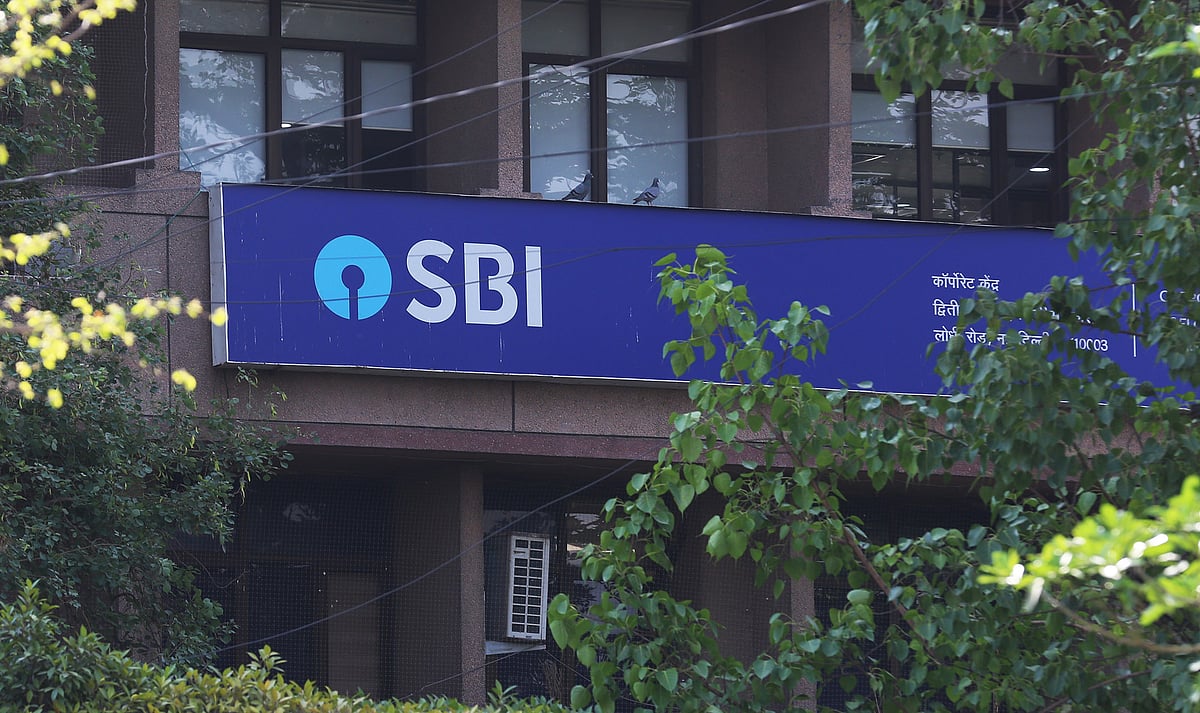 SBI board clears ₹20,000 crore fundraising plan; share rises 2%