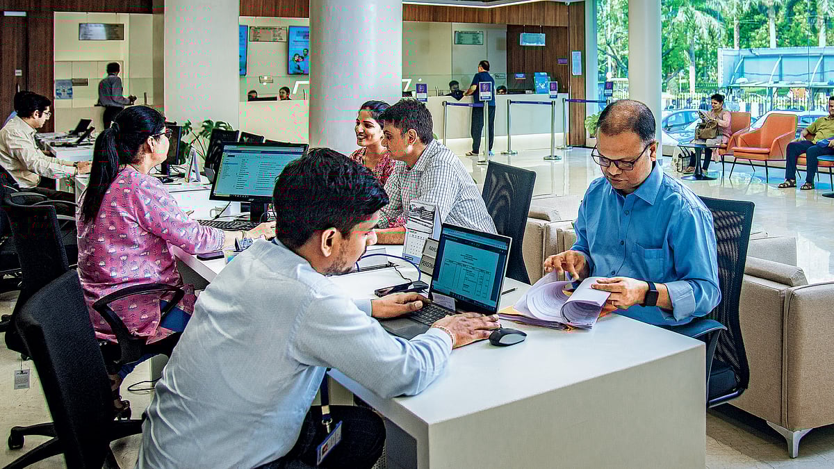 The great banking shake-up: Will digital kill the branch, or is hybrid ...